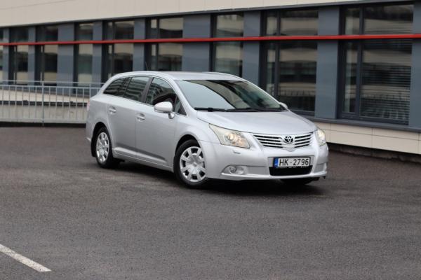 Grey Toyota Avensis 2009 in Riga, with an engine capacity of 2.00 L and mileage of 280 thousand km for 2380 €, photo 1 on AUTOMOTO.COM.LV