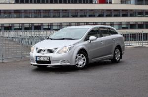 Pelēks Toyota Avensis 2009 Rīga, ar dzinēja tilpumu 2.00 L un nobraukumu 280 tūkst. km par 2380 €, foto 3 vietnē AUTOMOTO.COM.LV