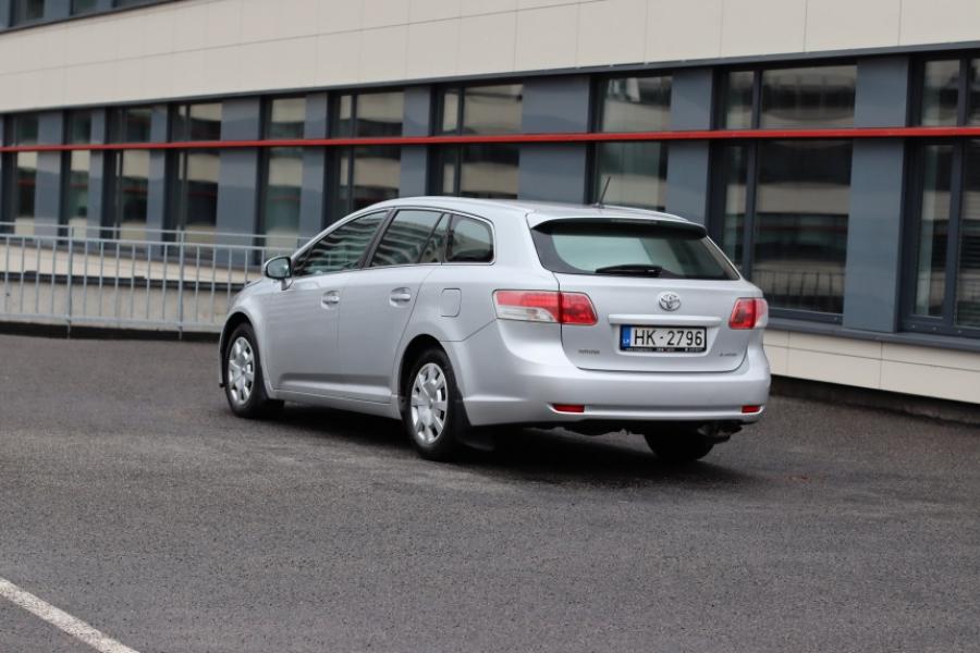 Pelēks Toyota Avensis 2009 Rīga, ar dzinēja tilpumu 2.00 L un nobraukumu 280 tūkst. km par 2380 €, foto 4 vietnē AUTOMOTO.COM.LV