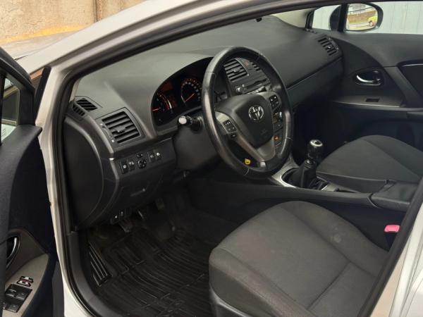 Grey Toyota Avensis 2009 in Riga, with an engine capacity of 2.00 L and mileage of 280 thousand km for 2380 €, photo 6 on AUTOMOTO.COM.LV