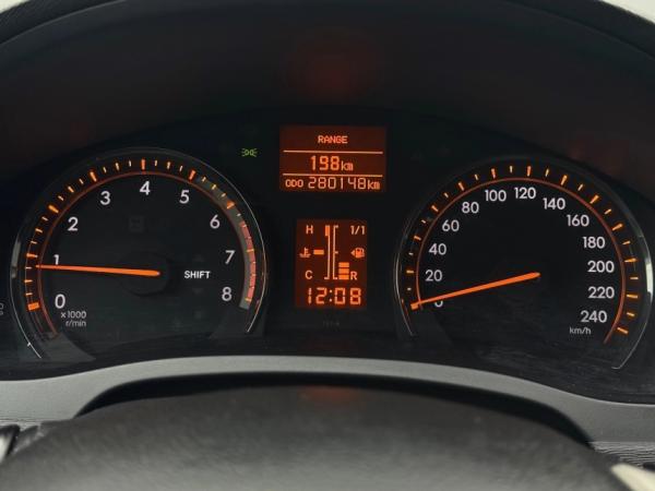 Grey Toyota Avensis 2009 in Riga, with an engine capacity of 2.00 L and mileage of 280 thousand km for 2380 €, photo 7 on AUTOMOTO.COM.LV