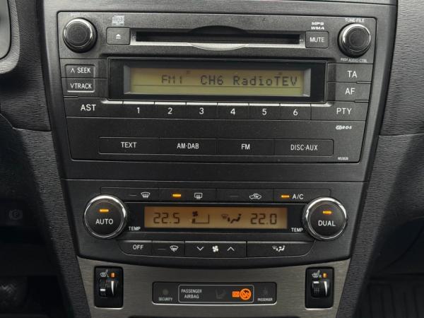 Grey Toyota Avensis 2009 in Riga, with an engine capacity of 2.00 L and mileage of 280 thousand km for 2380 €, photo 9 on AUTOMOTO.COM.LV