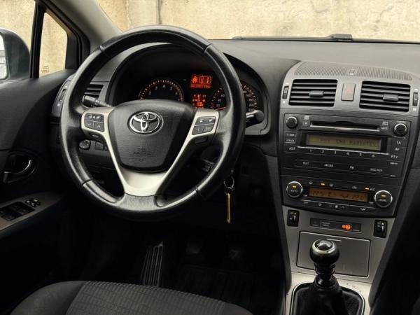 Grey Toyota Avensis 2009 in Riga, with an engine capacity of 2.00 L and mileage of 280 thousand km for 2380 €, photo 10 on AUTOMOTO.COM.LV