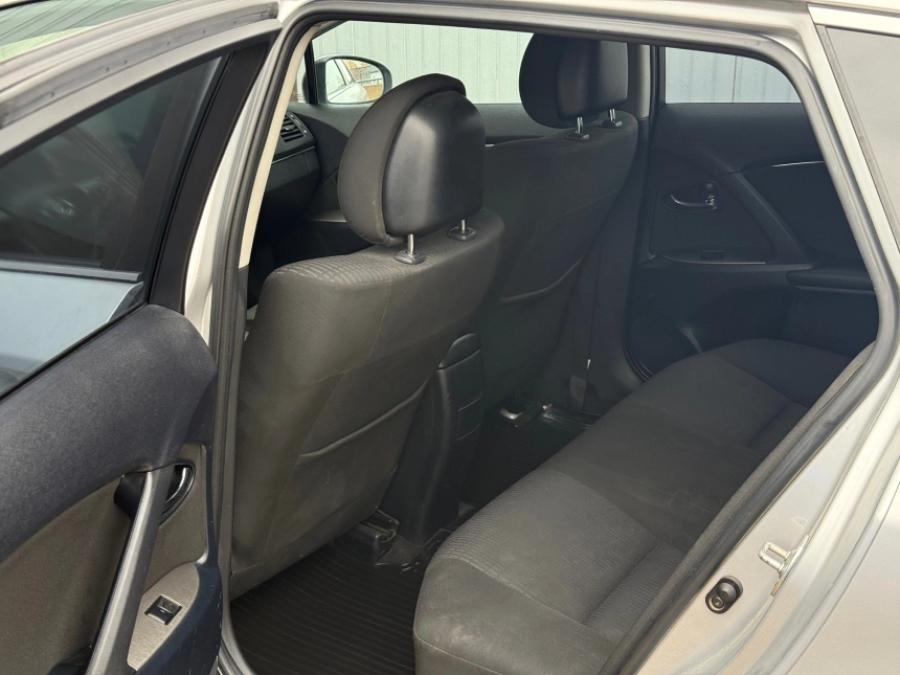 Pelēks Toyota Avensis 2009 Rīga, ar dzinēja tilpumu 2.00 L un nobraukumu 280 tūkst. km par 2380 €, foto 13 vietnē AUTOMOTO.COM.LV