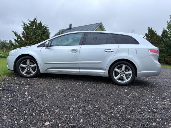 Grey Toyota Avensis 2009 in Tallinn, with an engine capacity of 2.20 L and mileage of 320 thousand km for 4300 €, photo 3 on AUTOMOTO.COM.LV