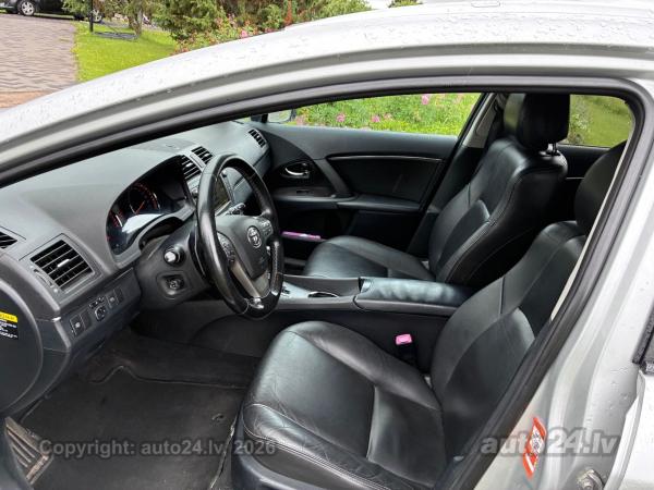 Grey Toyota Avensis 2009 in Tallinn, with an engine capacity of 2.20 L and mileage of 320 thousand km for 4300 €, photo 4 on AUTOMOTO.COM.LV
