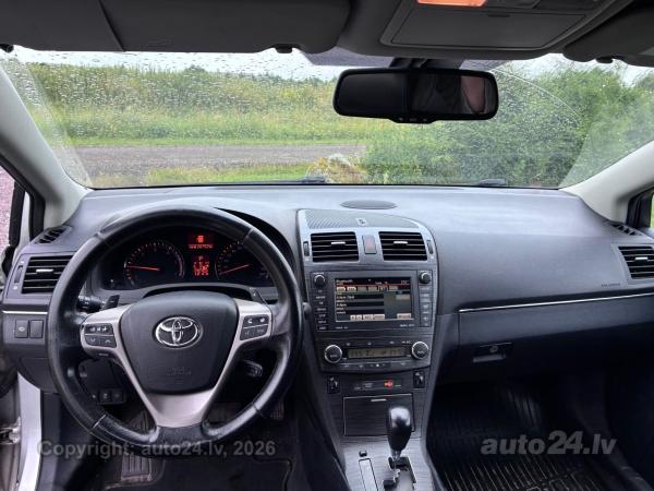Grey Toyota Avensis 2009 in Tallinn, with an engine capacity of 2.20 L and mileage of 320 thousand km for 4300 €, photo 6 on AUTOMOTO.COM.LV
