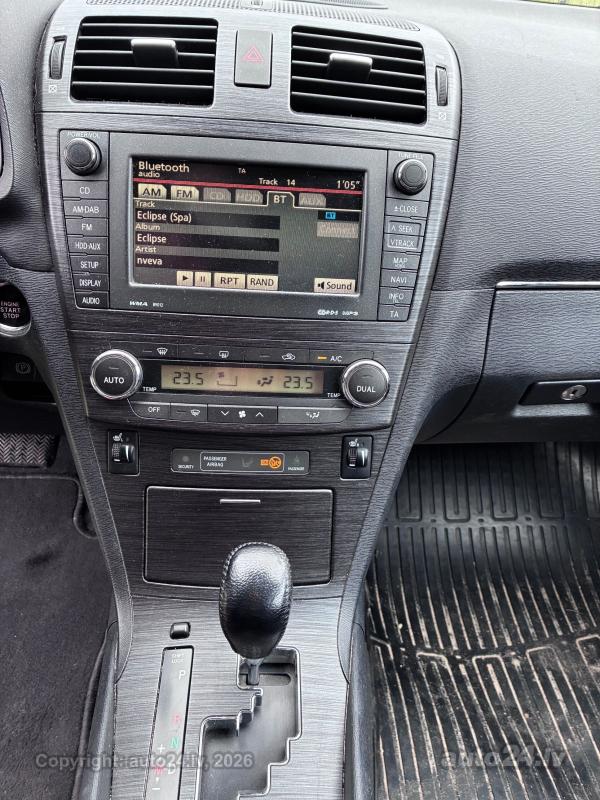 Grey Toyota Avensis 2009 in Tallinn, with an engine capacity of 2.20 L and mileage of 320 thousand km for 4300 €, photo 7 on AUTOMOTO.COM.LV