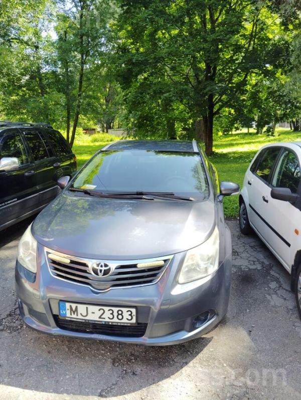Pelēks Toyota Avensis 2009 Rīga, ar dzinēja tilpumu 2.00 L un nobraukumu 300 tūkst. km par 2500 €, foto 1 vietnē AUTOMOTO.COM.LV