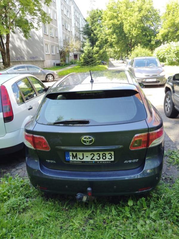 Pelēks Toyota Avensis 2009 Rīga, ar dzinēja tilpumu 2.00 L un nobraukumu 300 tūkst. km par 2500 €, foto 2 vietnē AUTOMOTO.COM.LV