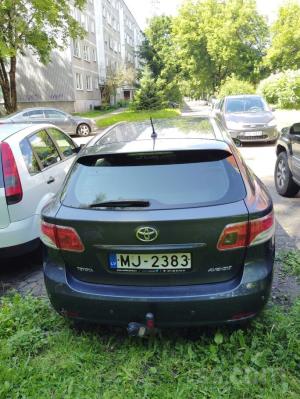 Pelēks Toyota Avensis 2009 Rīga, ar dzinēja tilpumu 2.00 L un nobraukumu 300 tūkst. km par 2500 €, foto 3 vietnē AUTOMOTO.COM.LV