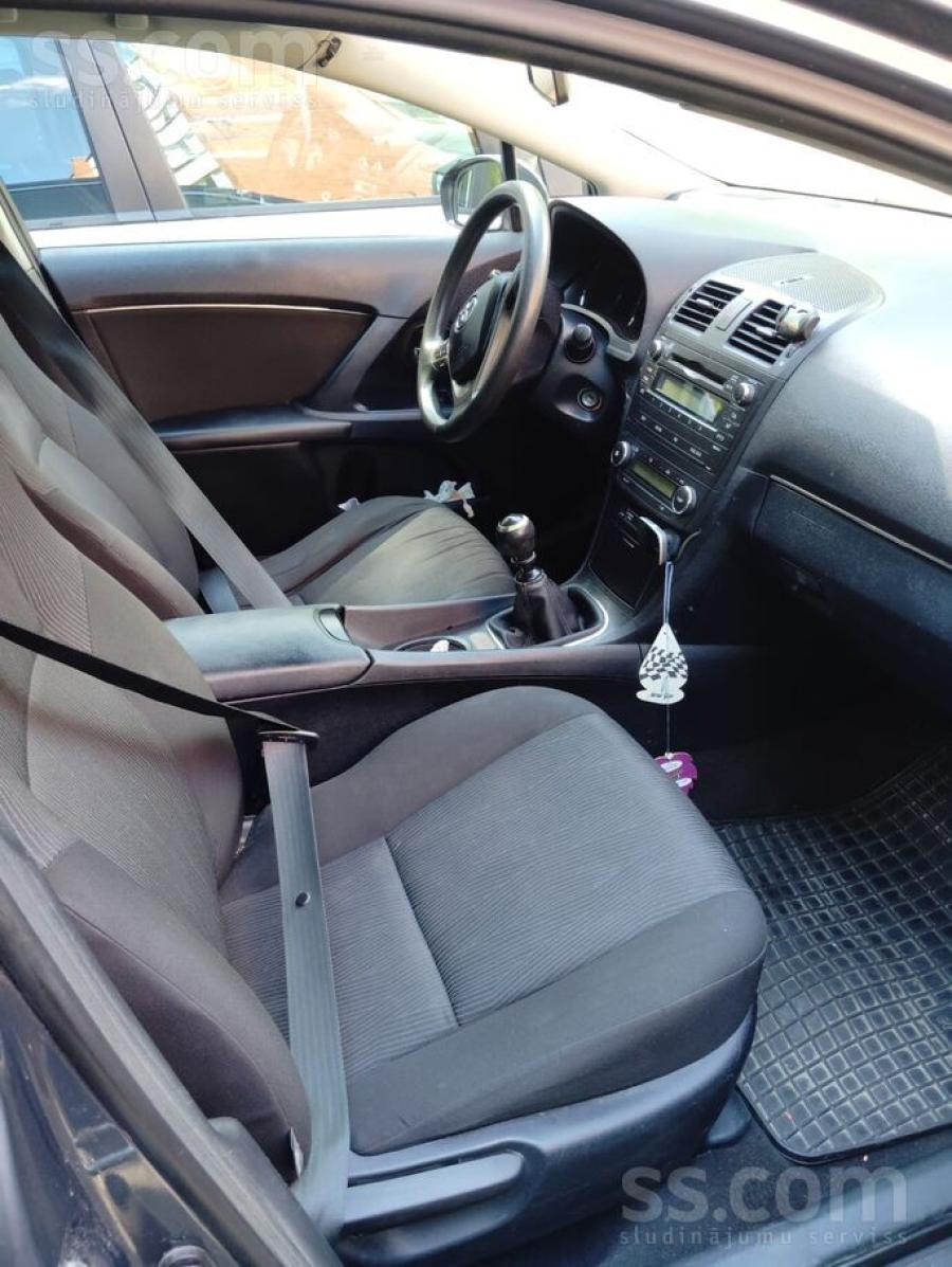 Pelēks Toyota Avensis 2009 Rīga, ar dzinēja tilpumu 2.00 L un nobraukumu 300 tūkst. km par 2500 €, foto 4 vietnē AUTOMOTO.COM.LV