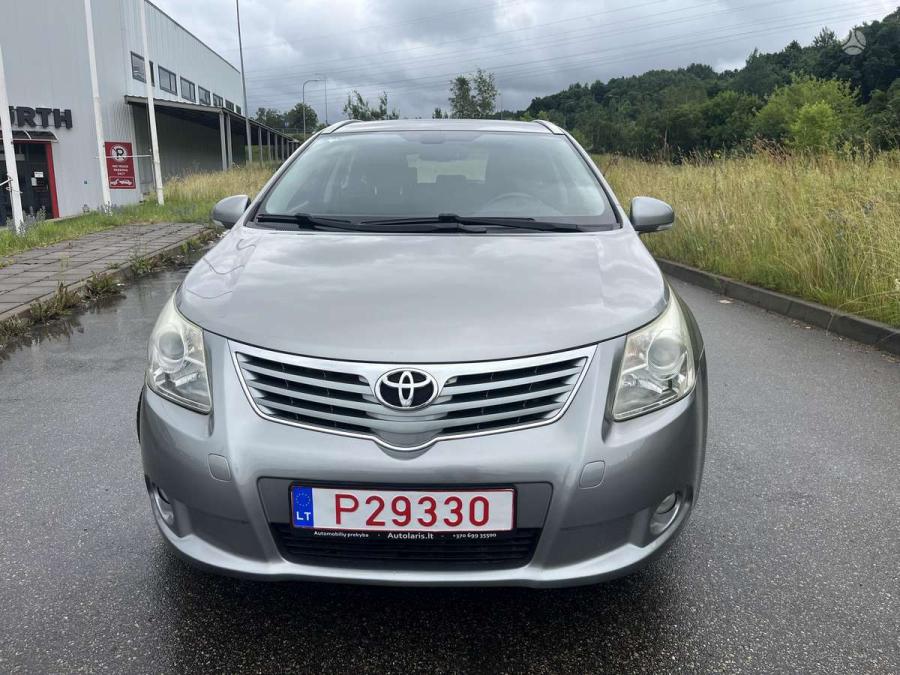 Grey Toyota Avensis 2009 in Vilnius, with an engine capacity of 1.80 L and mileage of 238 thousand km for 5650 €, photo 3 on AUTOMOTO.COM.LV