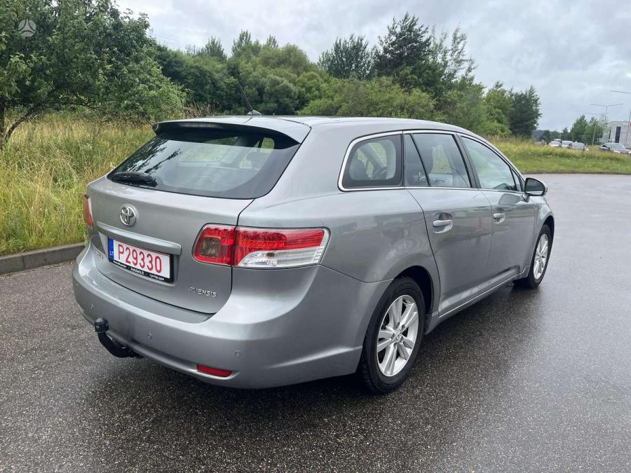Grey Toyota Avensis 2009 in Vilnius, with an engine capacity of 1.80 L and mileage of 238 thousand km for 5650 €, photo 6 on AUTOMOTO.COM.LV