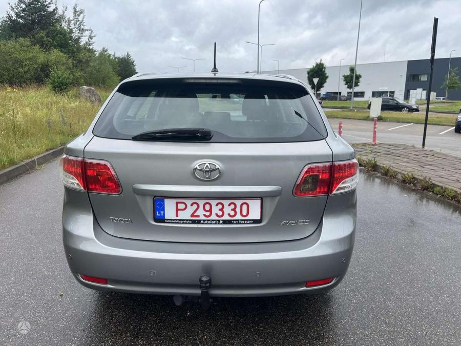 Grey Toyota Avensis 2009 in Vilnius, with an engine capacity of 1.80 L and mileage of 238 thousand km for 5650 €, photo 7 on AUTOMOTO.COM.LV
