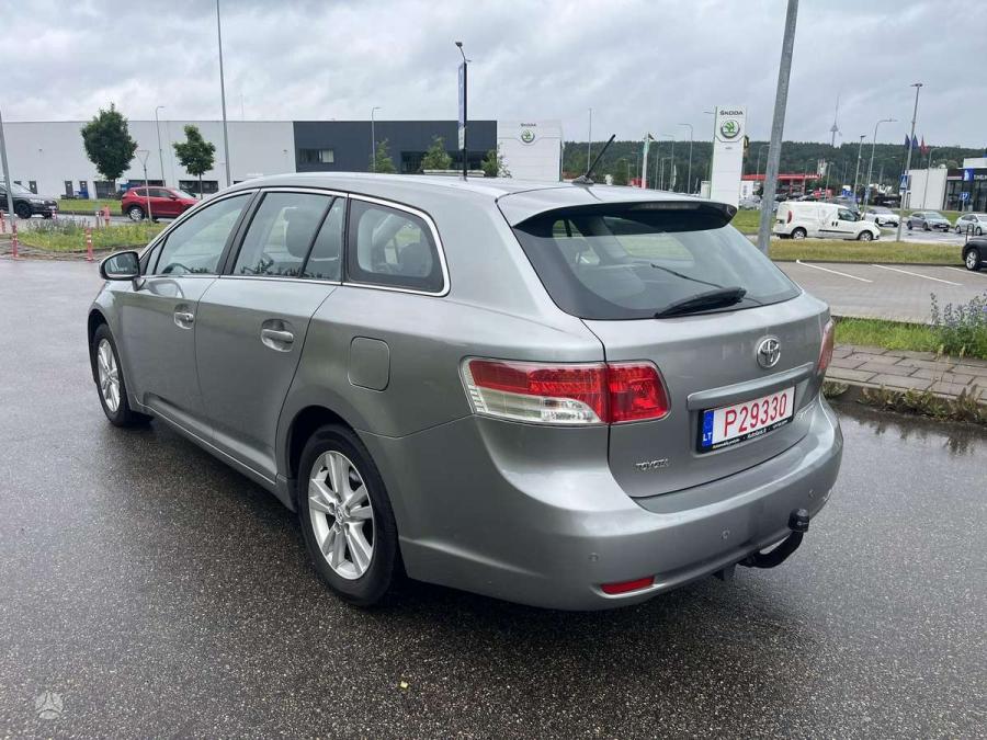 Grey Toyota Avensis 2009 in Vilnius, with an engine capacity of 1.80 L and mileage of 238 thousand km for 5650 €, photo 8 on AUTOMOTO.COM.LV