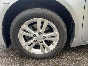 Grey Toyota Avensis 2009 in Vilnius, with an engine capacity of 1.80 L and mileage of 238 thousand km for 5650 €, photo 13 on AUTOMOTO.COM.LV