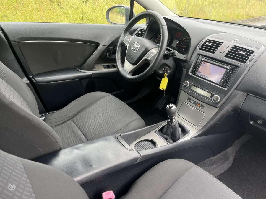 Grey Toyota Avensis 2009 in Vilnius, with an engine capacity of 1.80 L and mileage of 238 thousand km for 5650 €, photo 17 on AUTOMOTO.COM.LV
