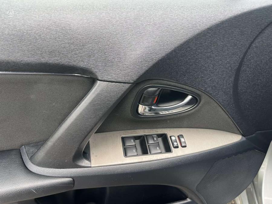 Grey Toyota Avensis 2009 in Vilnius, with an engine capacity of 1.80 L and mileage of 238 thousand km for 5650 €, photo 25 on AUTOMOTO.COM.LV