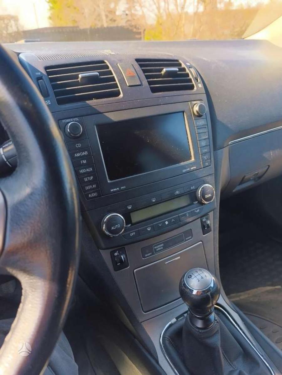 Grey Toyota Avensis 2009 in Siauliai, with an engine capacity of 2.23 L and mileage of 299 thousand km for 3500 €, photo 6 on AUTOMOTO.COM.LV