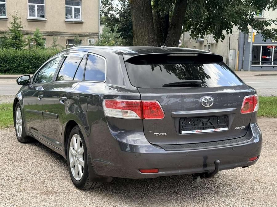 Серый Тойота Авенсис 2009 в Укмерге, объемом двигателя 2.00 л и пробегом 200 тыс. км за 4450 €, фото 5 на AUTOMOTO.COM.LV