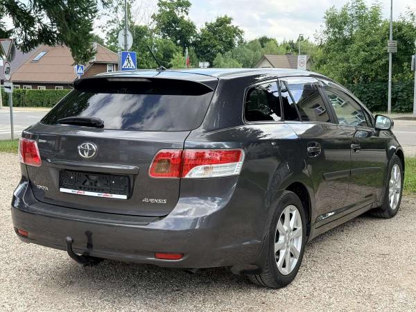 Pelēks Toyota Avensis 2009 Ukmergė, ar dzinēja tilpumu 2.00 L un nobraukumu 200 tūkst. km par 4450 €, foto 5 vietnē AUTOMOTO.COM.LV
