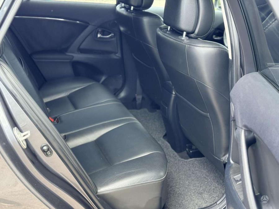 Серый Тойота Авенсис 2009 в Укмерге, объемом двигателя 2.00 л и пробегом 200 тыс. км за 4450 €, фото 13 на AUTOMOTO.COM.LV