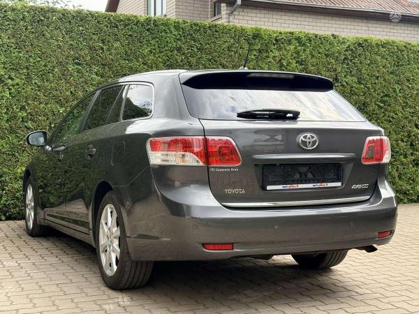 Grey Toyota Avensis 2009 in Ukmerge, with an engine capacity of 2.00 L and mileage of 280 thousand km for 4650 €, photo 4 on AUTOMOTO.COM.LV