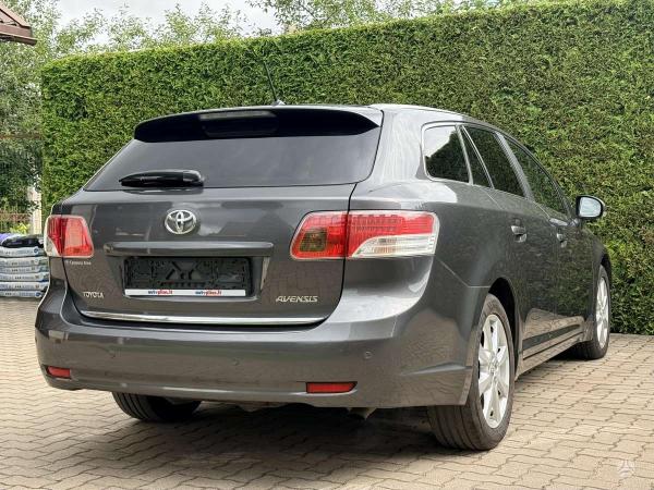Grey Toyota Avensis 2009 in Ukmerge, with an engine capacity of 2.00 L and mileage of 280 thousand km for 4650 €, photo 5 on AUTOMOTO.COM.LV