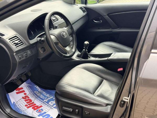 Grey Toyota Avensis 2009 in Ukmerge, with an engine capacity of 2.00 L and mileage of 280 thousand km for 4650 €, photo 6 on AUTOMOTO.COM.LV