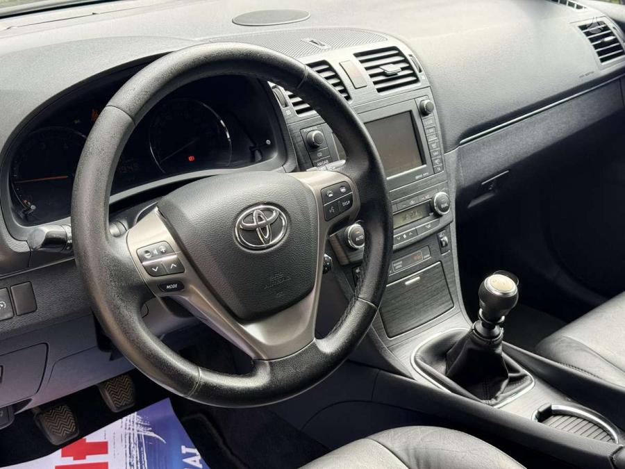 Grey Toyota Avensis 2009 in Ukmerge, with an engine capacity of 2.00 L and mileage of 280 thousand km for 4650 €, photo 8 on AUTOMOTO.COM.LV