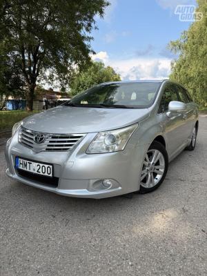 Pelēks Toyota Avensis 2009 Alīta, ar dzinēja tilpumu 2.00 L un nobraukumu 450 tūkst. km par 2200 €, foto  vietnē AUTOMOTO.COM.LV
