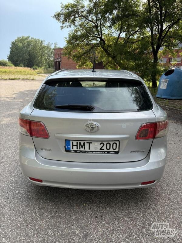 Grey Toyota Avensis 2009 in Alytus, with an engine capacity of 2.00 L and mileage of 450 thousand km for 2200 €, photo 5 on AUTOMOTO.COM.LV