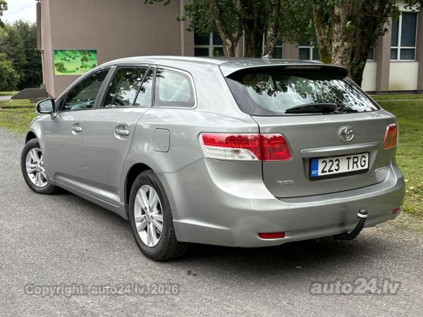 Grey Toyota Avensis 2009 in Paide, with an engine capacity of 2.00 L and mileage of 343 thousand km for 3799 €, photo 8 on AUTOMOTO.COM.LV