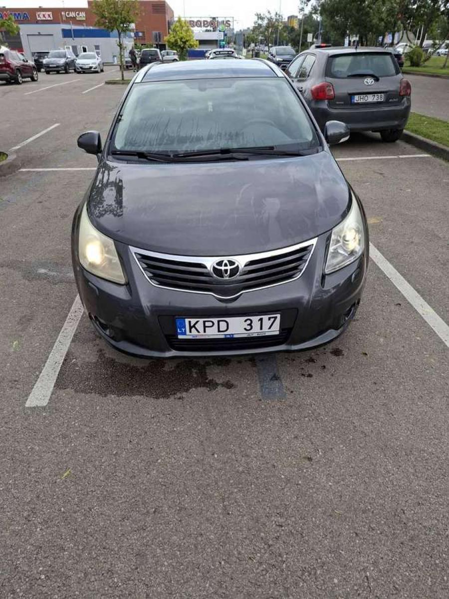 Pelēks Toyota Avensis 2009 Šauļi, ar dzinēja tilpumu 2.00 L un nobraukumu 310 tūkst. km par 2500 €, foto 1 vietnē AUTOMOTO.COM.LV