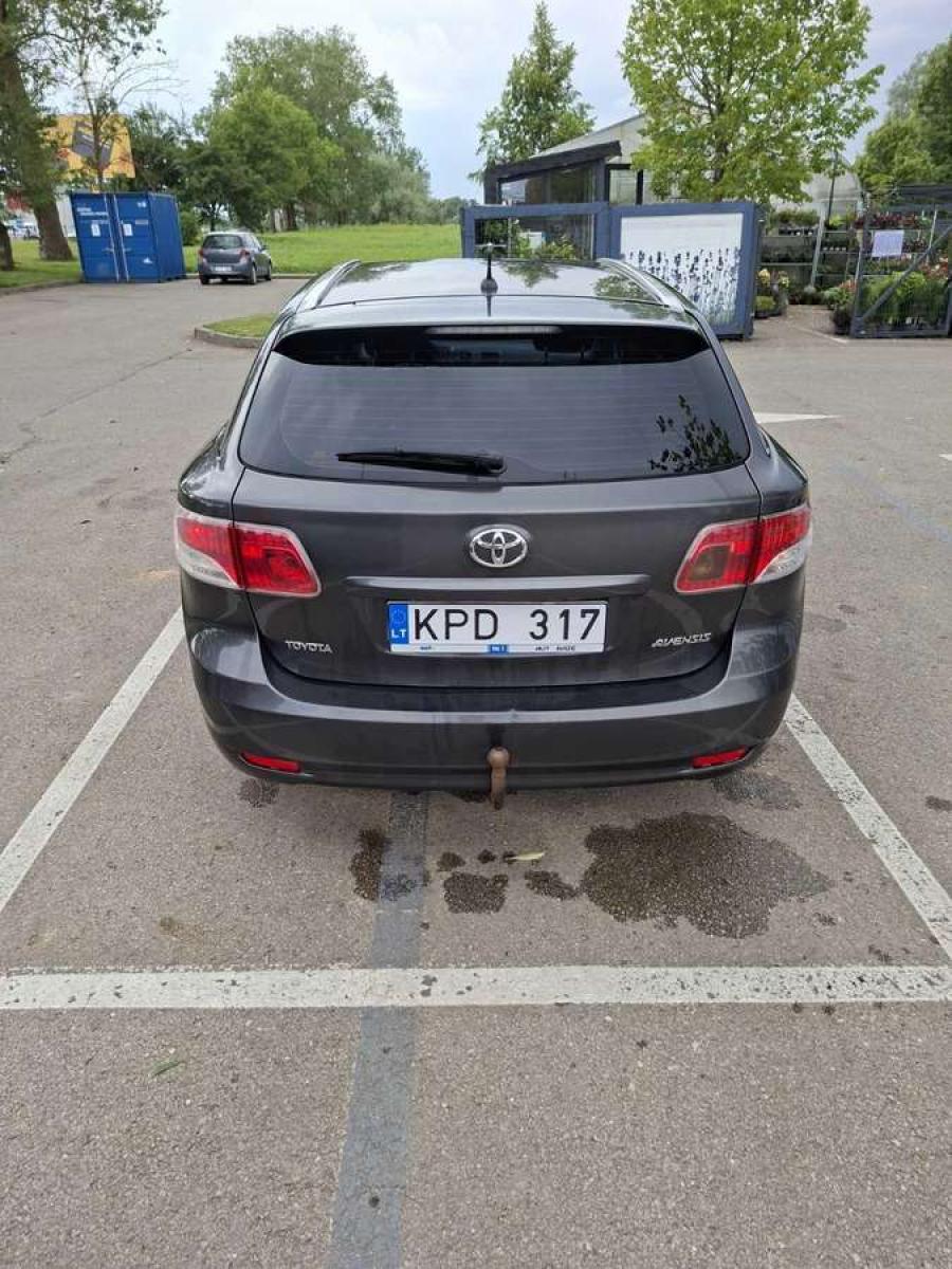 Pelēks Toyota Avensis 2009 Šauļi, ar dzinēja tilpumu 2.00 L un nobraukumu 310 tūkst. km par 2500 €, foto 3 vietnē AUTOMOTO.COM.LV