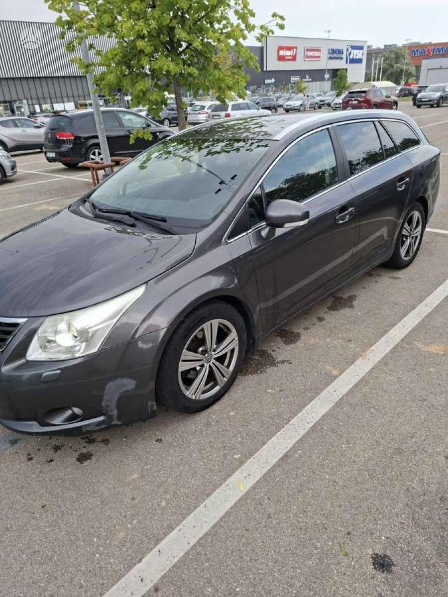 Pelēks Toyota Avensis 2009 Šauļi, ar dzinēja tilpumu 2.00 L un nobraukumu 310 tūkst. km par 2500 €, foto 4 vietnē AUTOMOTO.COM.LV