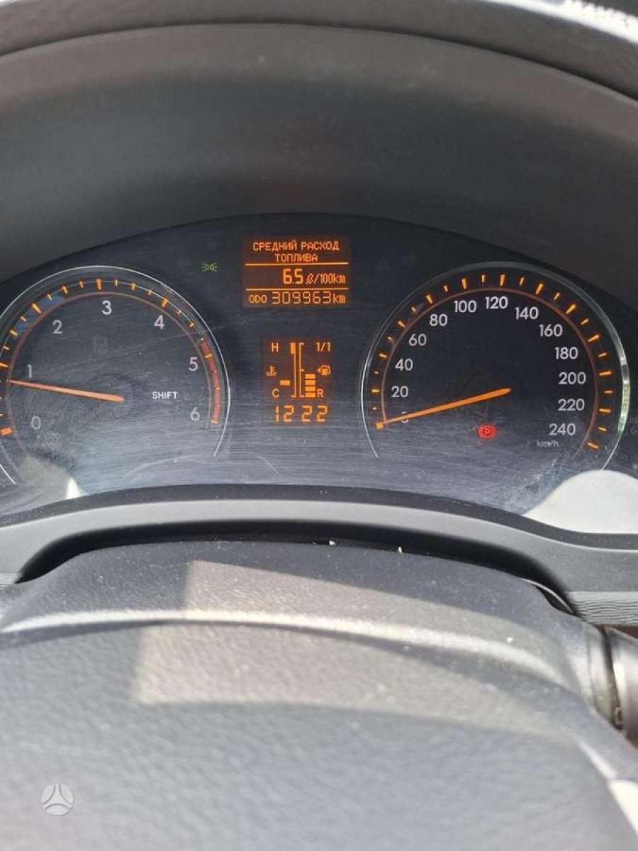 Pelēks Toyota Avensis 2009 Šauļi, ar dzinēja tilpumu 2.00 L un nobraukumu 310 tūkst. km par 2500 €, foto 11 vietnē AUTOMOTO.COM.LV
