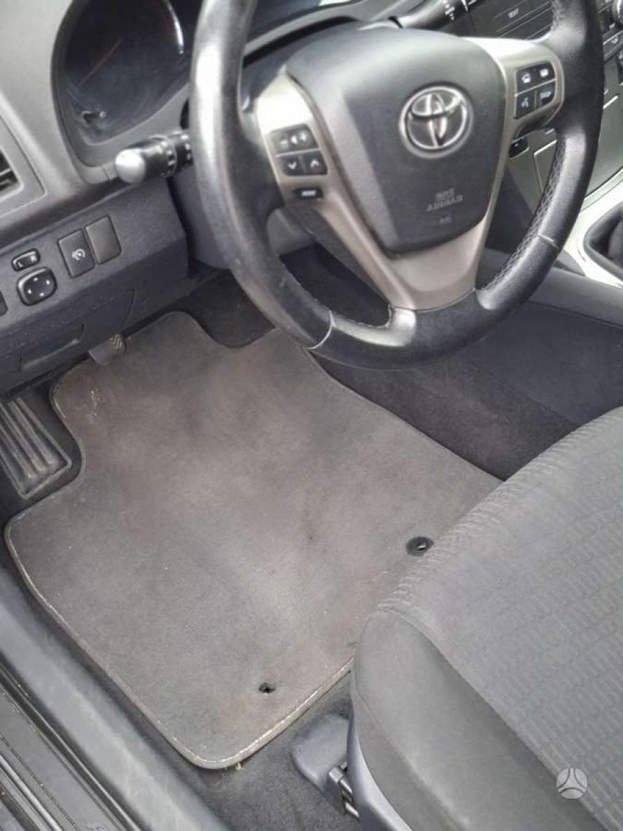 Pelēks Toyota Avensis 2009 Šauļi, ar dzinēja tilpumu 2.00 L un nobraukumu 310 tūkst. km par 2500 €, foto 16 vietnē AUTOMOTO.COM.LV
