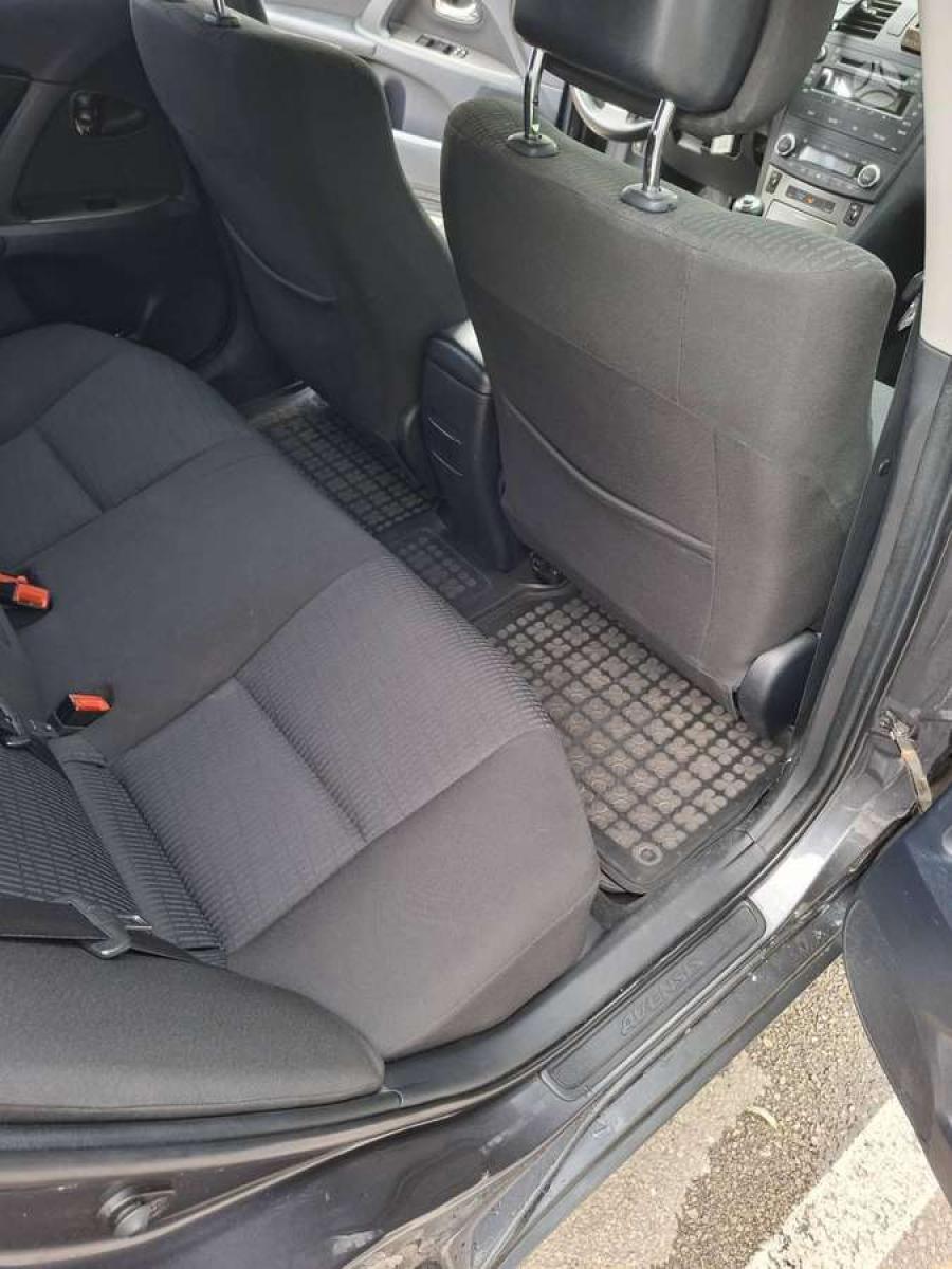 Pelēks Toyota Avensis 2009 Šauļi, ar dzinēja tilpumu 2.00 L un nobraukumu 310 tūkst. km par 2500 €, foto 19 vietnē AUTOMOTO.COM.LV