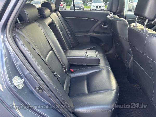Серый Тойота Авенсис 2009 в Таллин, объемом двигателя 2.20 л и пробегом 312 тыс. км за 3299 €, фото 5 на AUTOMOTO.COM.LV