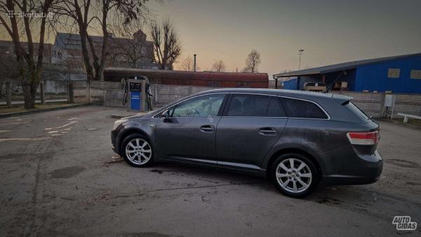 Pelēks Toyota Avensis 2009 Šauļi, ar dzinēja tilpumu 2.20 L un nobraukumu 235 tūkst. km par 4500 €, foto 1 vietnē AUTOMOTO.COM.LV
