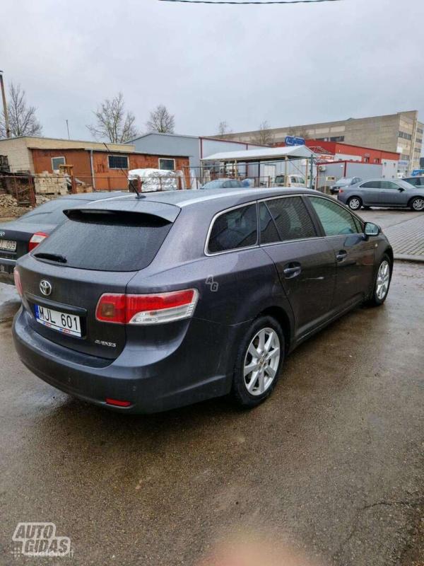 Grey Toyota Avensis 2009 in Siauliai, with an engine capacity of 2.20 L and mileage of 235 thousand km for 4500 €, photo 4 on AUTOMOTO.COM.LV
