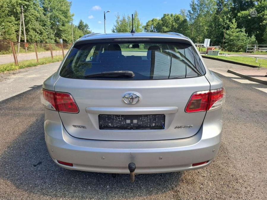 Pelēks Toyota Avensis 2009 Utena, ar dzinēja tilpumu 2.00 L un nobraukumu 310 tūkst. km par 3350 €, foto 7 vietnē AUTOMOTO.COM.LV