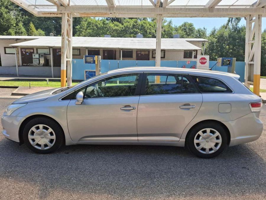 Pelēks Toyota Avensis 2009 Utena, ar dzinēja tilpumu 2.00 L un nobraukumu 310 tūkst. km par 3350 €, foto 10 vietnē AUTOMOTO.COM.LV