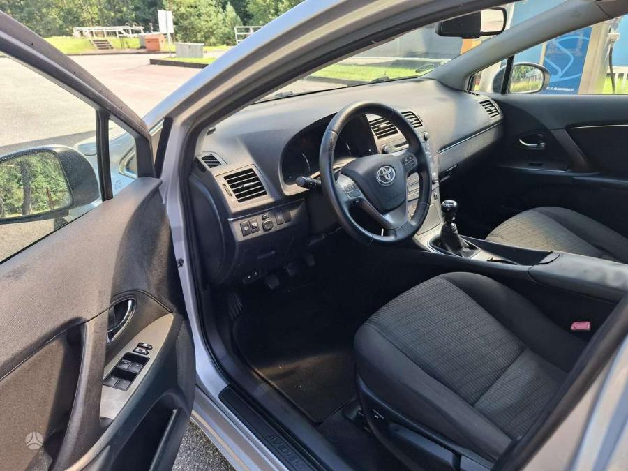 Pelēks Toyota Avensis 2009 Utena, ar dzinēja tilpumu 2.00 L un nobraukumu 310 tūkst. km par 3350 €, foto 14 vietnē AUTOMOTO.COM.LV