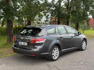 Pelēks Toyota Avensis 2009 Tallina, ar dzinēja tilpumu 2.20 L un nobraukumu 268 tūkst. km par 3999 €, foto 5 vietnē AUTOMOTO.COM.LV