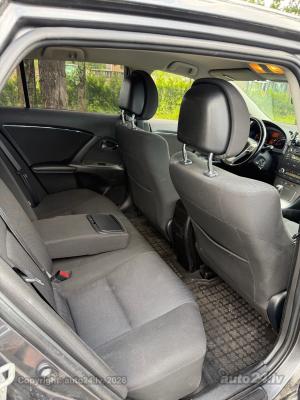 Pelēks Toyota Avensis 2009 Tallina, ar dzinēja tilpumu 2.20 L un nobraukumu 268 tūkst. km par 3999 €, foto 10 vietnē AUTOMOTO.COM.LV