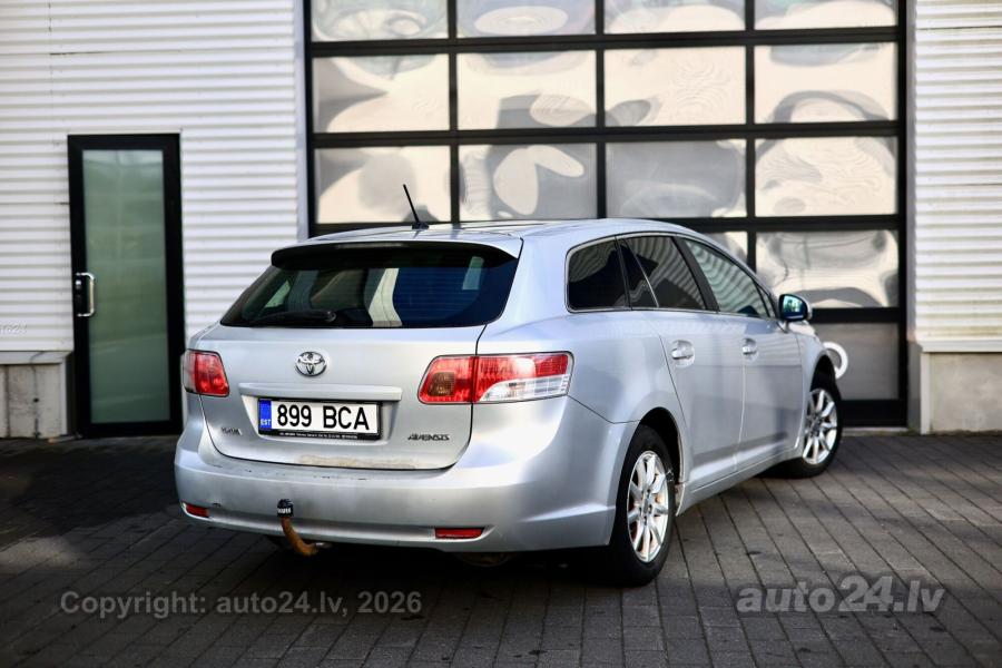 Grey Toyota Avensis 2009 in Tallinn, with an engine capacity of 1.80 L and mileage of 399 thousand km for 2800 €, photo 5 on AUTOMOTO.COM.LV