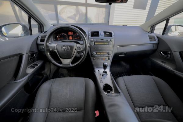 Grey Toyota Avensis 2009 in Tallinn, with an engine capacity of 1.80 L and mileage of 399 thousand km for 2800 €, photo 5 on AUTOMOTO.COM.LV